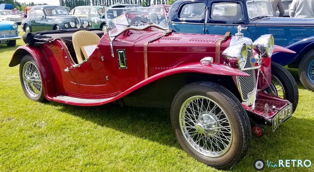 Classic Variety at the Luton Festival of Transport | ViaRETRO