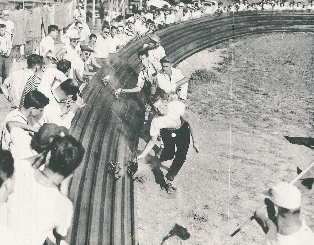 Cable Racing: When Grown Men Play | ViaRETRO