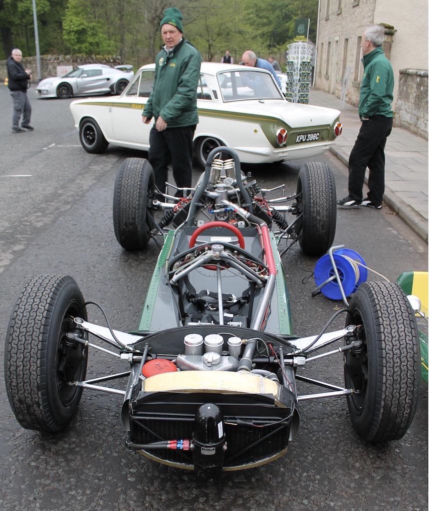 Lotus 25 John Bowers and Andy Middlehurst | ViaRETRO