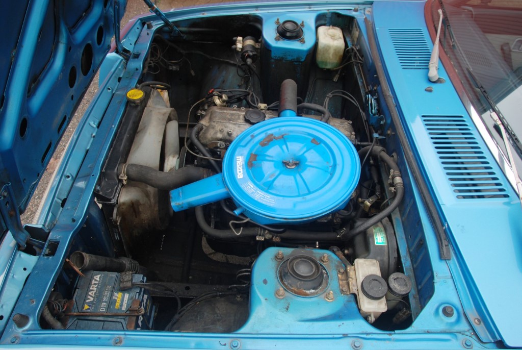 Mazda 626 Coupe BLUE DSC_1315 | ViaRETRO